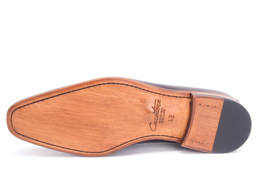 Monks & Loafers – Curatore